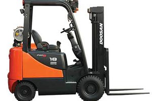 Clark S30 IC Pneumatic Forklift - Williams Machinery